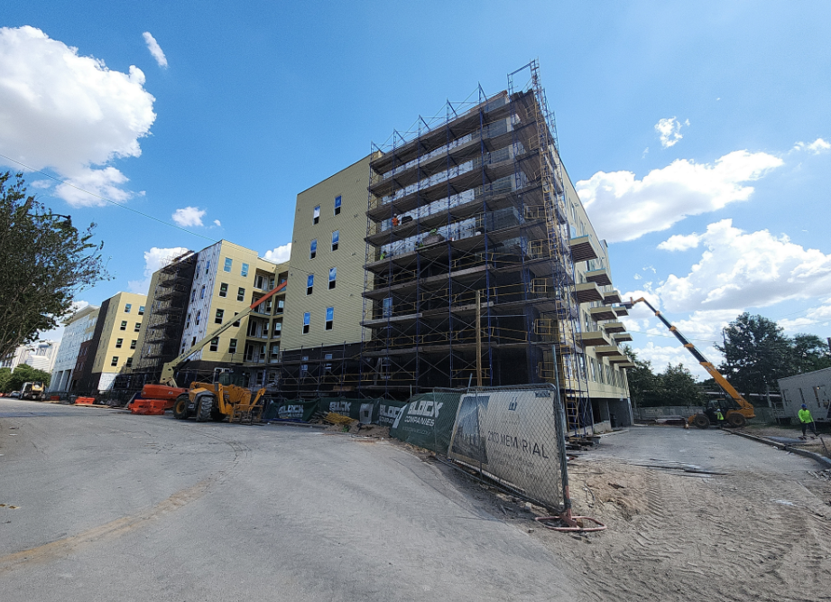 Gallery - 2100 Memorial: Columbia