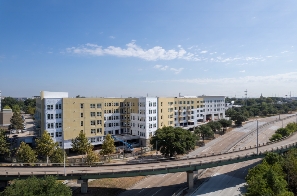 Gallery - 2100 Memorial: Columbia