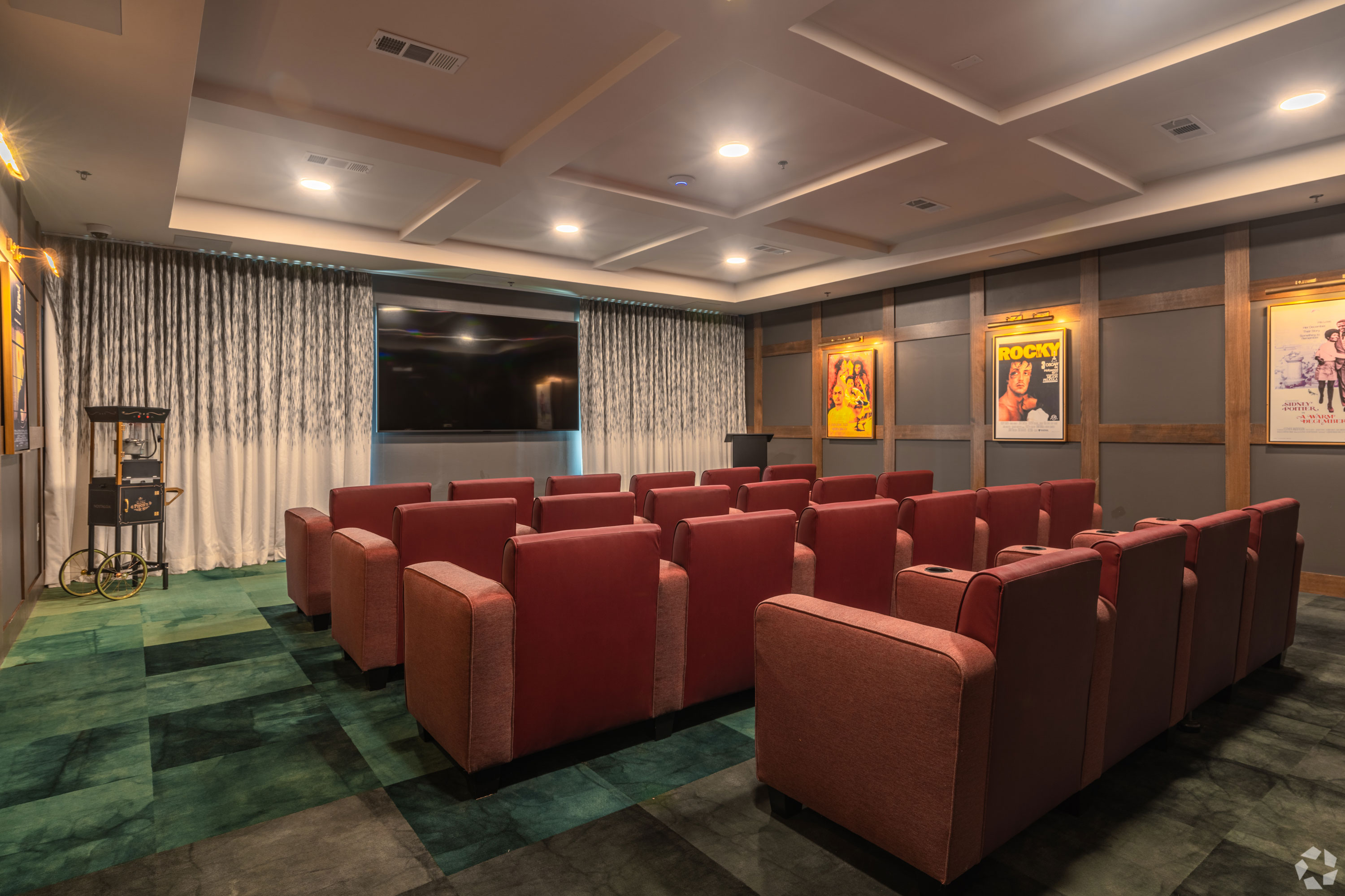 Gallery - 2100 Memorial: Columbia